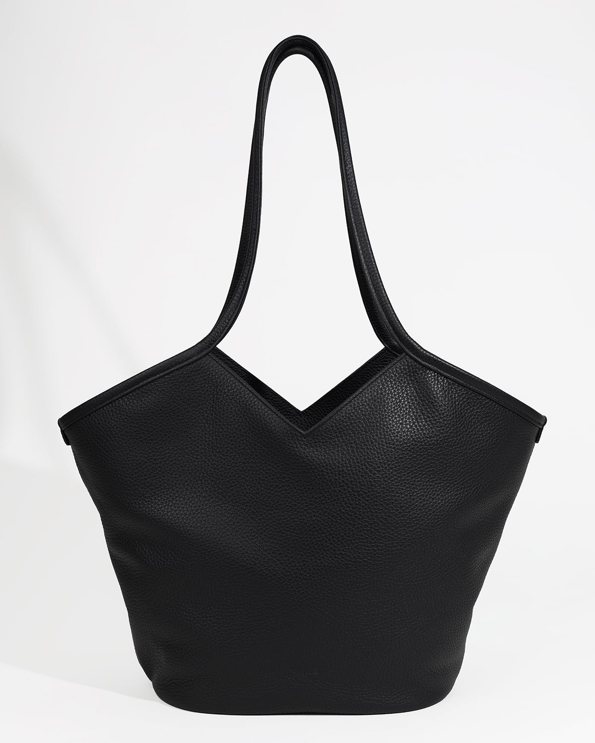 Handcrafted Leather Bags Made in Slovenia - Timeless Design | Viva's